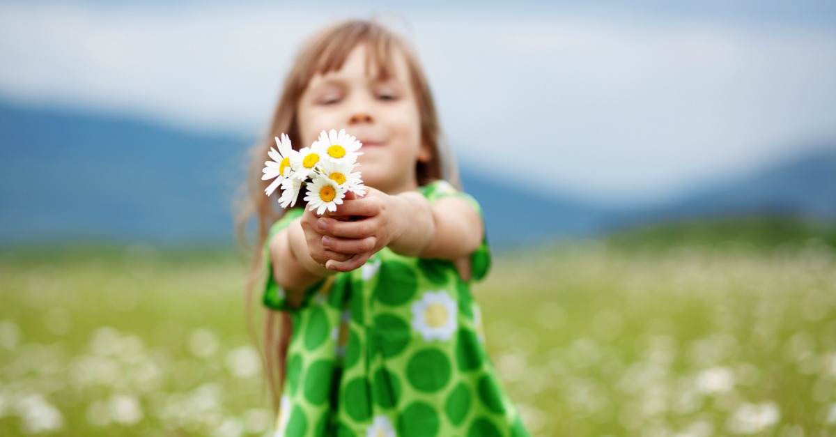 Acts of Kindness for Kids - Raising Kids To Serve Others