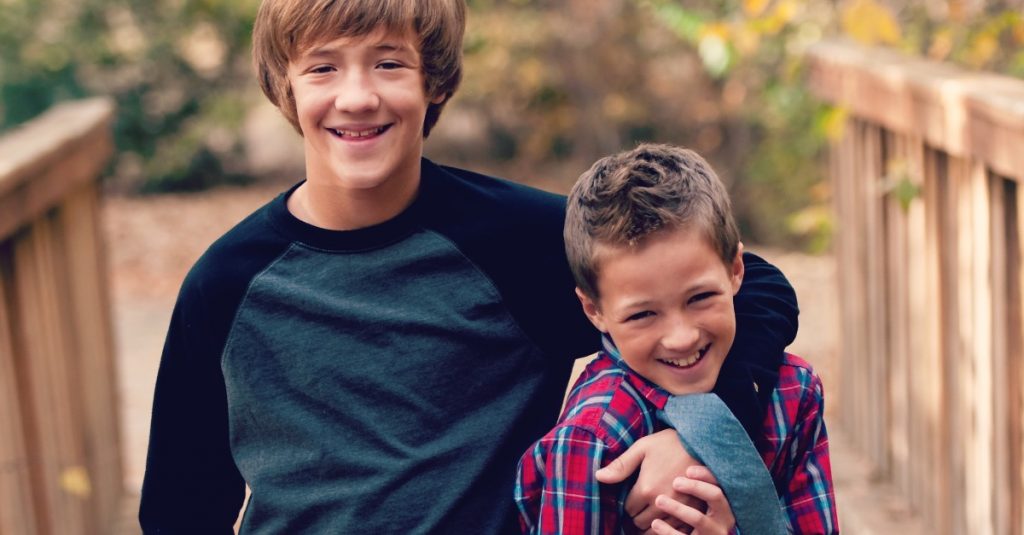 How Sibling Relationships Change In the Teen Years